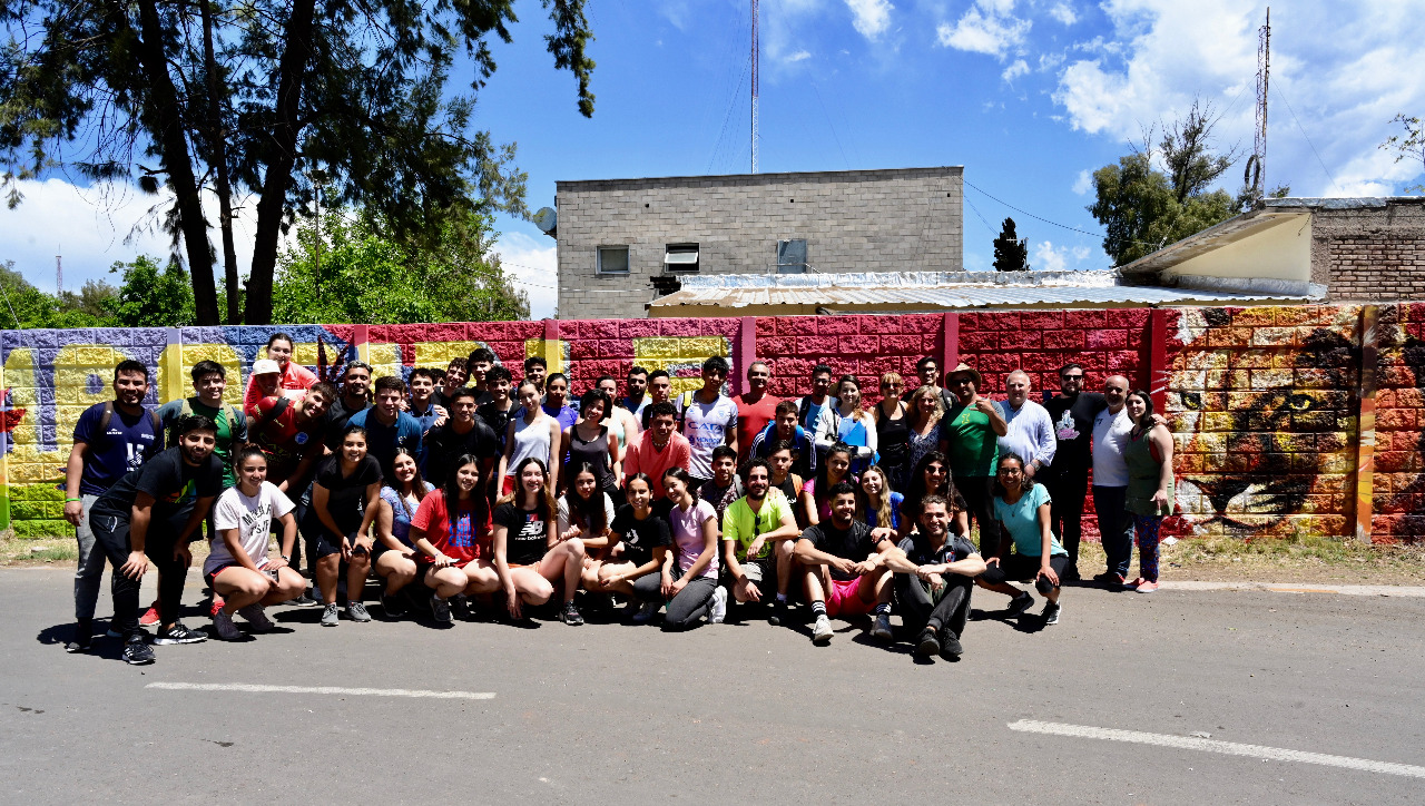 14 años de museo a cielo abierto: se inauguró el mural del IEF y las ...