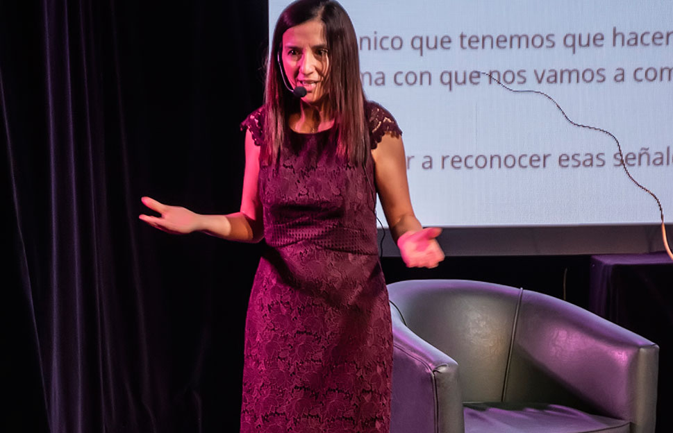 La reconocida médium Lorena Perelló presenta La Vida Continúa - Godoy Cruz